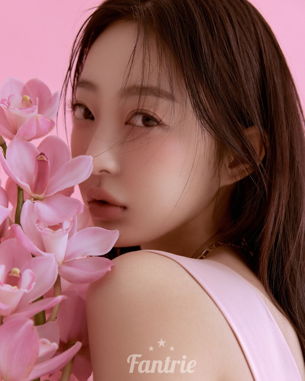 EXiD 혜린, 팬트리와 함께 한 봄 화보 ‘Spring of Fantrie’ 공개