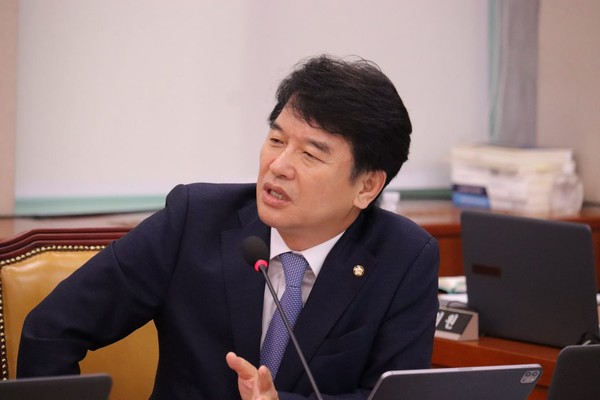 문진석 의원 , “ 신상공개 악성임대인 127 명 중 67 명 , 나랏돈 7,124 억 떼먹고 임대사업자로 세제 혜택받아